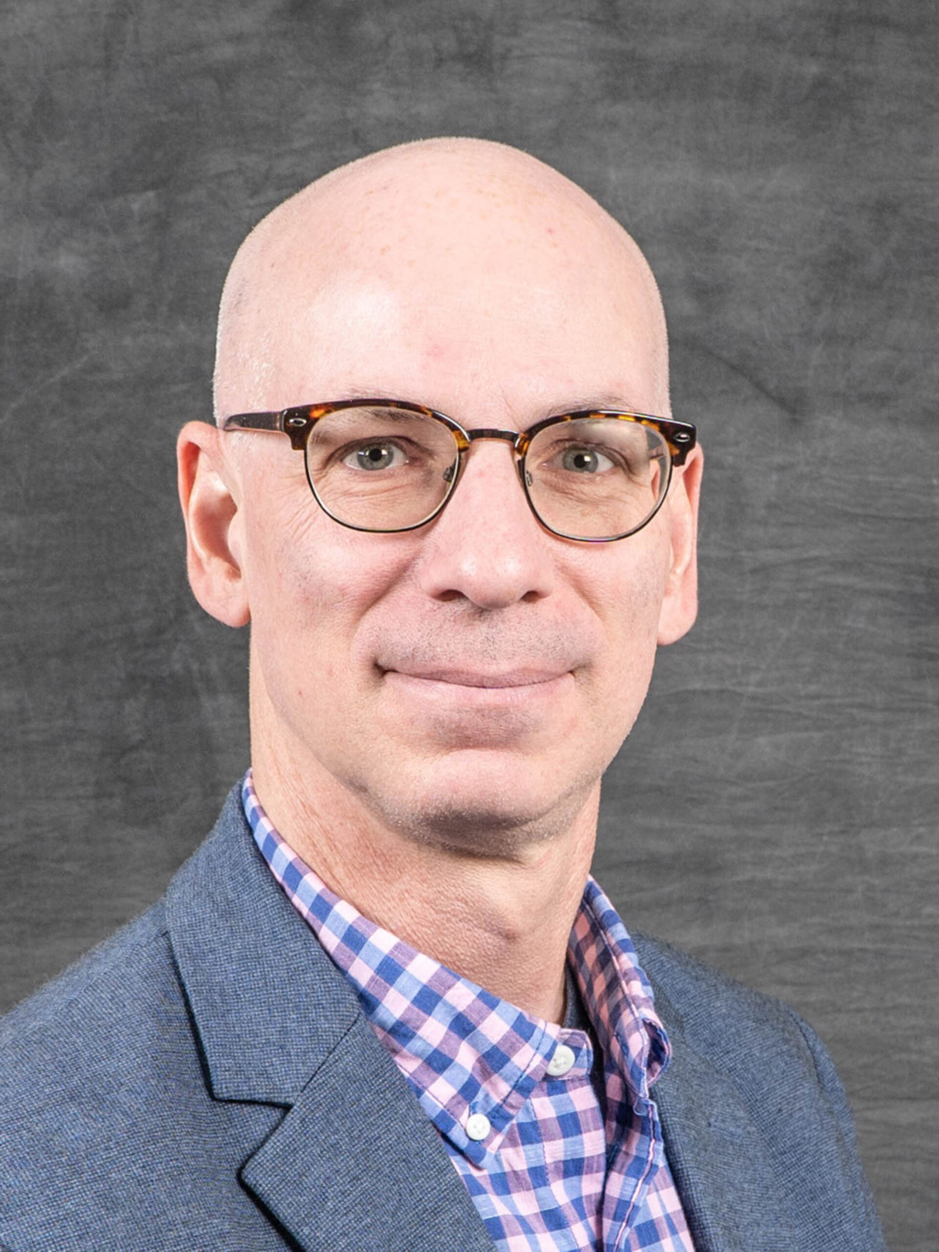 Meet Our Faculty | Loras College | 12:1 Student Faculty Ratio | Loras ...